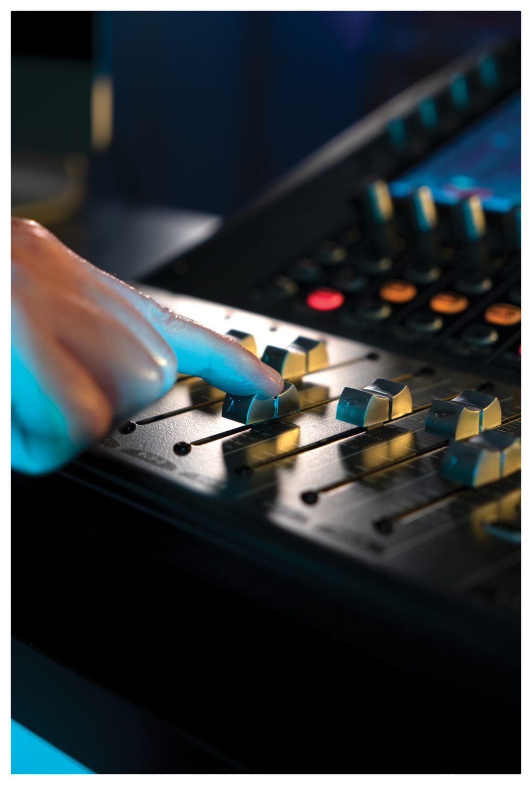 Peavey Electronics Corporation - Musical Instruments, Amplifiers, Sound ...